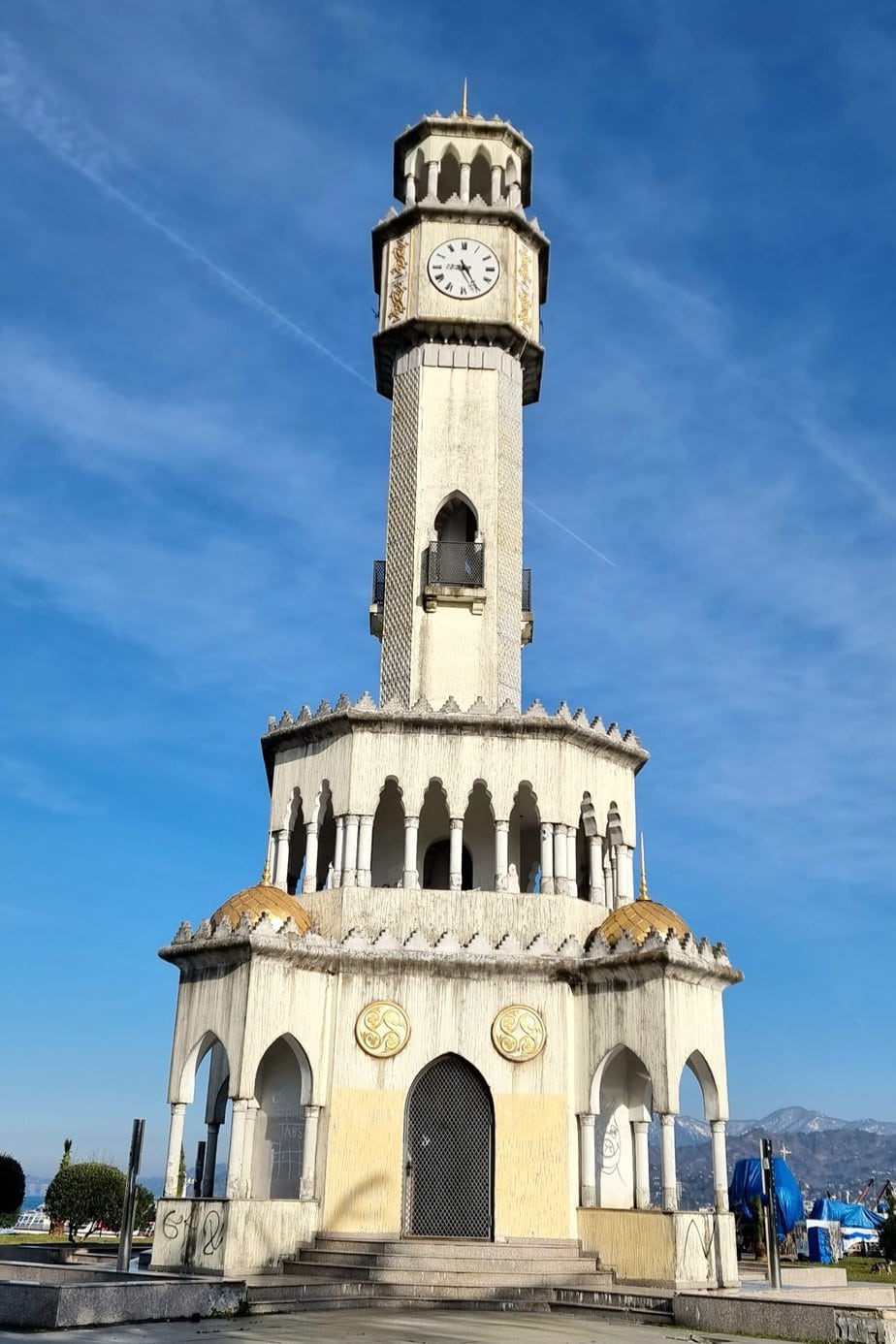 מגדל השעון בבטומי (Chacha Clock Tower) - בטומי